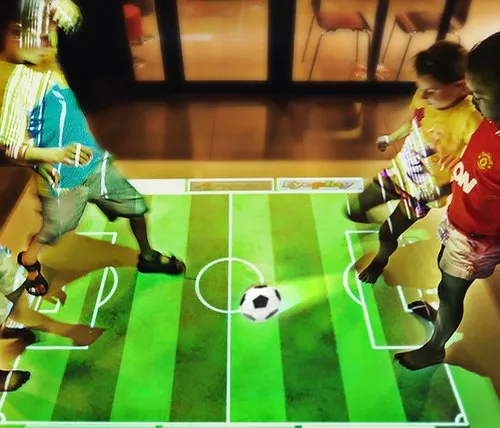 Floor Figures – Wonder Box صندوق دنيـــــــــا